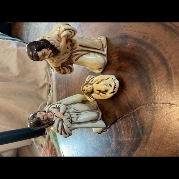 Design | Wolin Vintage Nativity Handpainted Figurines Of Mary Joseph ...